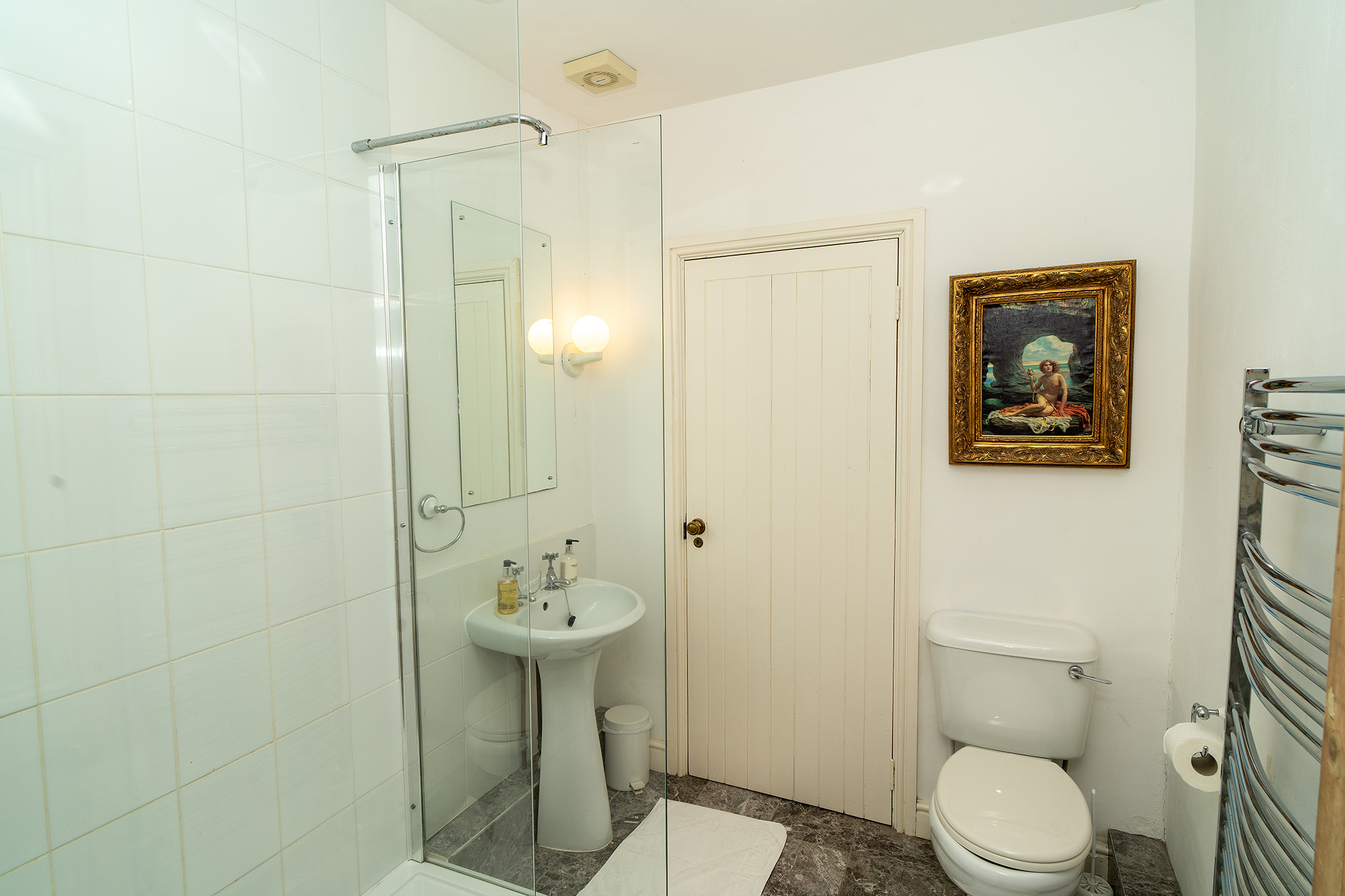 Shared-shower-room-2.jpg